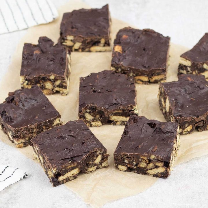 Easy Chocolate Tiffin - Recipe Tale
