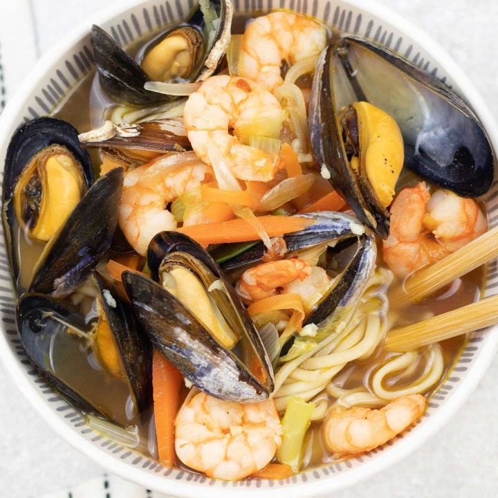 Spicy Korean-Chinese Seafood Soup (Jjampong) - Recipe Tale