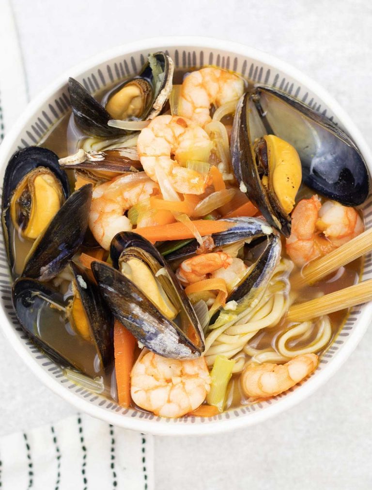 Spicy Korean-Chinese Seafood Soup (Jjampong) - Recipe Tale