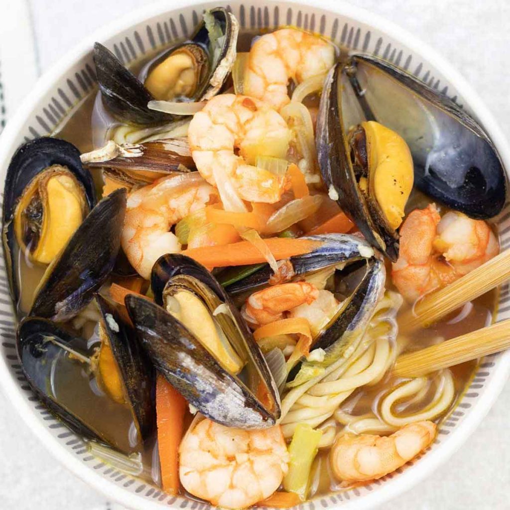 Spicy Korean-Chinese Seafood Soup (Jjampong) - Recipe Tale