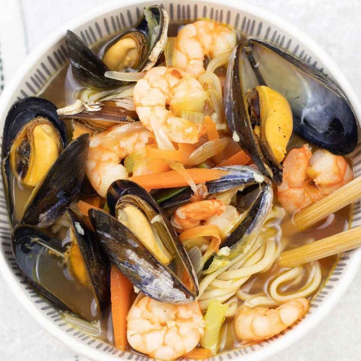 Spicy Korean-Chinese Seafood Soup (Jjampong) - Recipe Tale